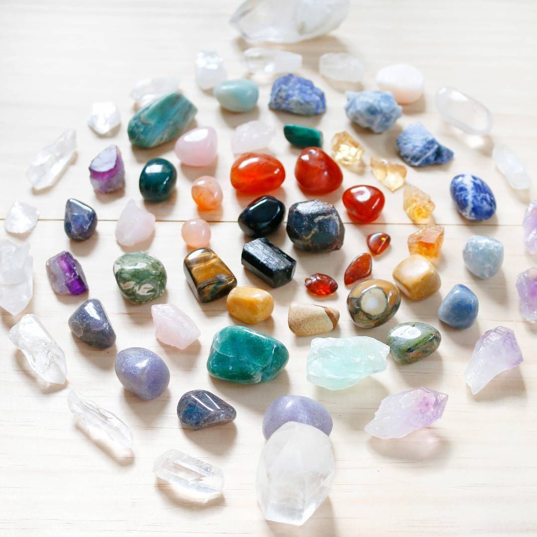 Prodej krystalů, drahých kamenů, šperků, kyvadel, přírodních dopĺňků ...